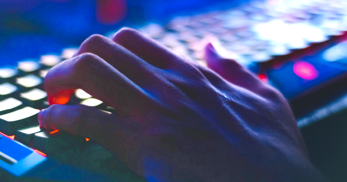 Jak napisać profesjonalny e-mail (Przykłady i najlepsze praktyki)